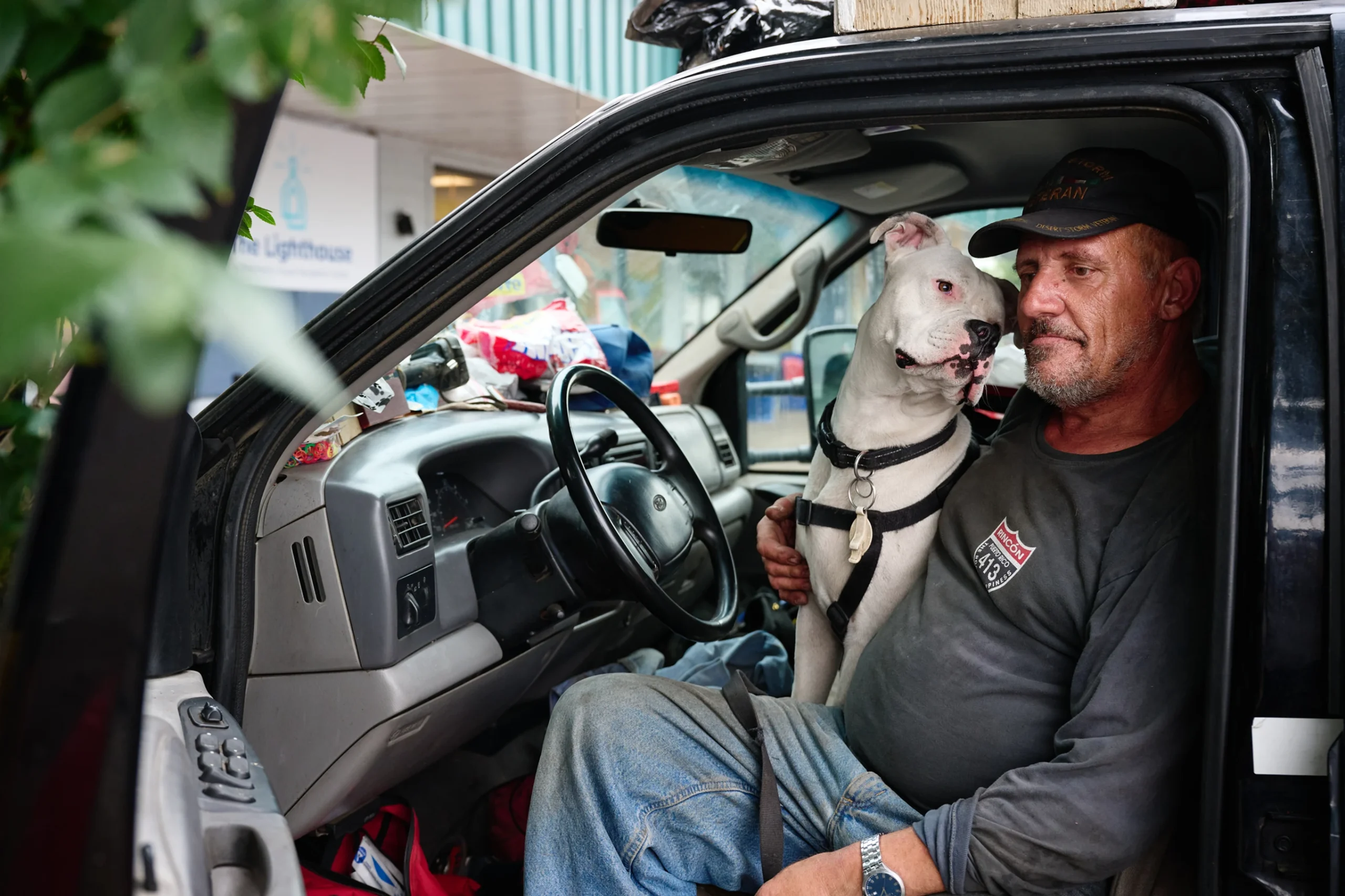 Homeless U.S. Marine Corps veteran serves up burgers at Lighthouse ...